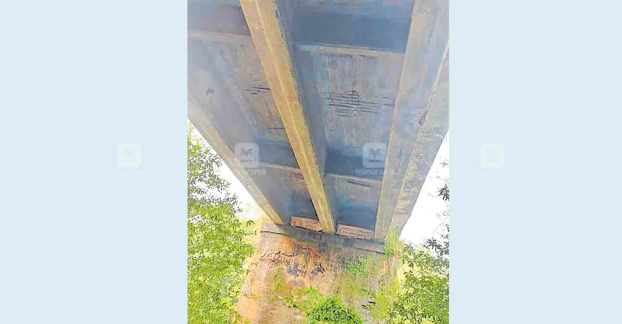 ചപ്പാരപ്പടവ് പാലം ദുർബലാവസ്ഥയിൽ