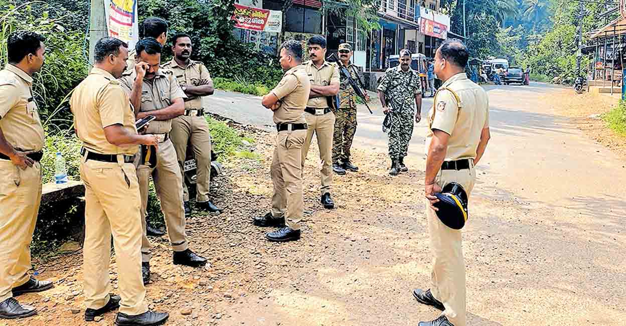 തണ്ടർബോൾട്ട് – മാവോയിസ്റ്റ് വെടിവയ്പ്; ലാപ്ടോപ്പും പ്രധാന രേഖകളും ...