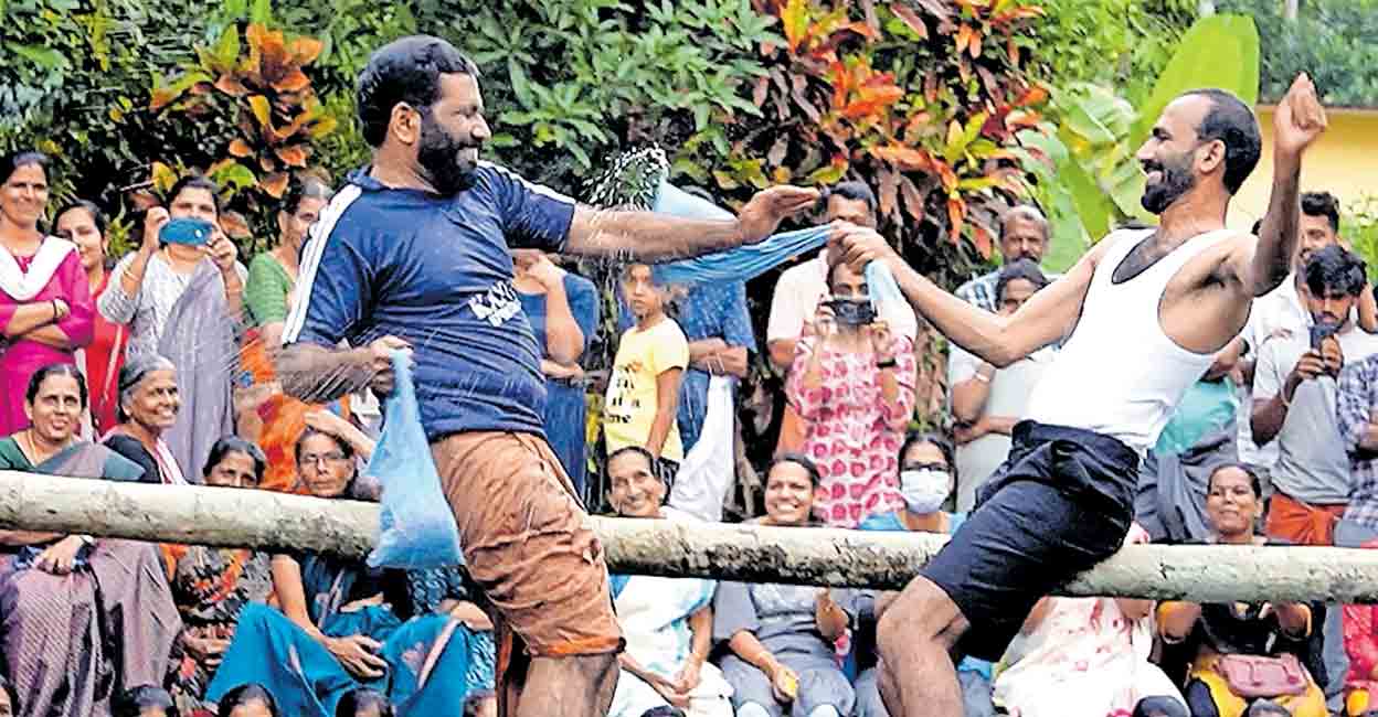 ഓണത്തല്ലിന് ടി.വി.രാജേഷും; ആദ്യ റൗണ്ടിൽ വിജയം, രണ്ടാം റൗണ്ടിൽ പുറത്ത്