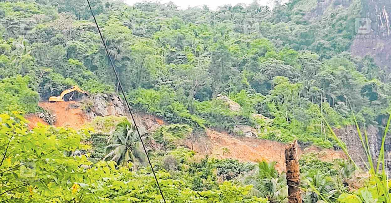 കനത്ത മഴയിലും രാജഗിരിയിൽ തിരക്കിട്ട കുന്നിടിക്കൽ; ജില്ലാതല പരിശോധനാ ...