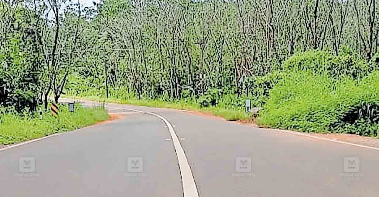 അപകട വളവ്; കണിയാർവയൽ- ഉളിക്കൽ റോഡിലെ വളവ് അപകടകേന്ദ്രം | Koshavan Vayal ...