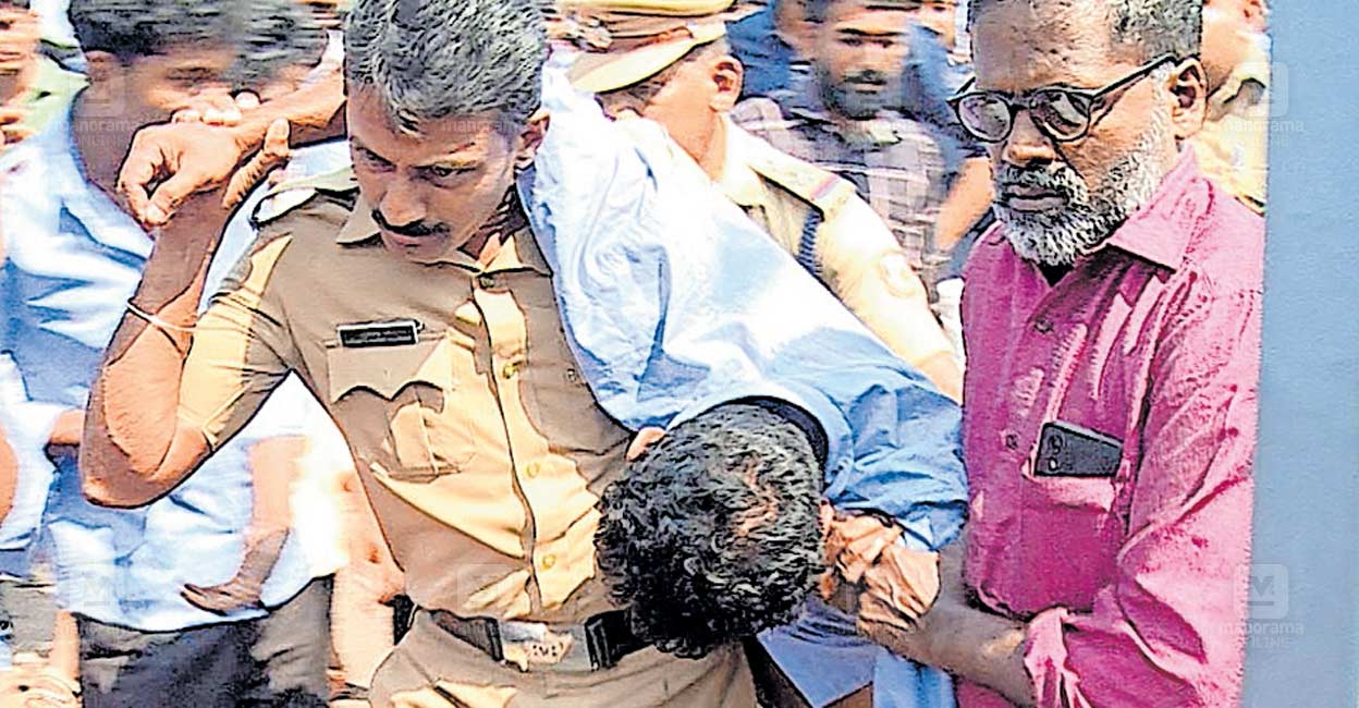 പുകഞ്ഞുപുകഞ്ഞ് ആളിക്കത്തി, കണ്ണൂർ ഗവ.ഐടിഐയിൽ സംഘർഷം; കെഎസ്‌യു യൂണിറ്റ് ...