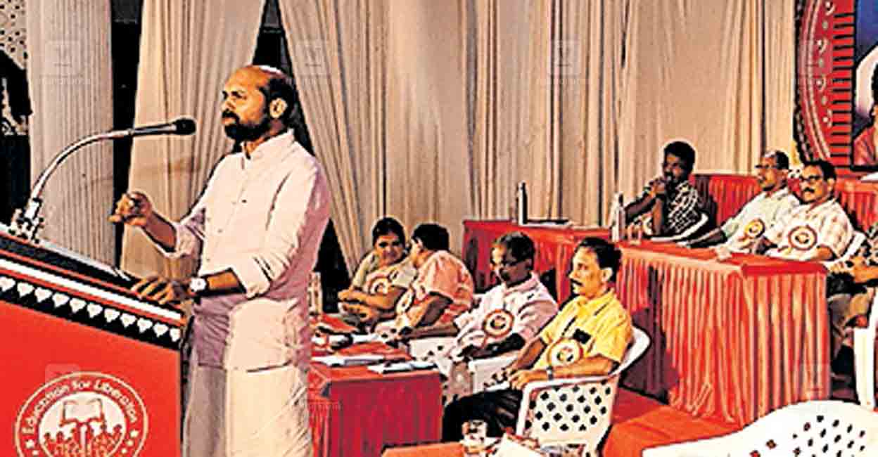 കേന്ദ്രസർക്കാർ സംസ്ഥാനത്തെ സാമ്പത്തിക പ്രതിസന്ധിയിലേക്ക് തള്ളിവിടുന്നു ...