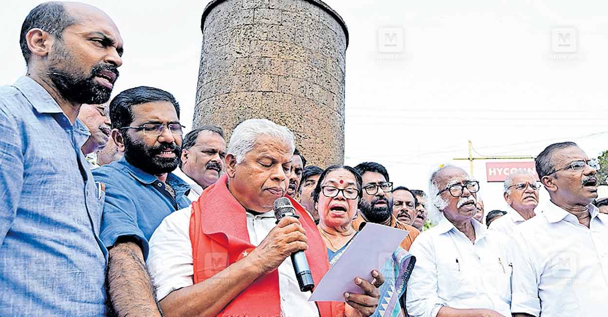 ശക്തിപ്രകടനമായി പത്രികാസമർപ്പണം | Kannur Lok Sabha constituency | K ...