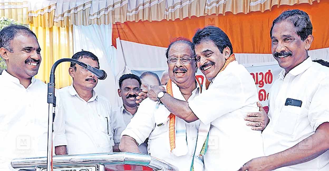 ശക്തിപ്രകടനമായി പത്രികാസമർപ്പണം | Kannur Lok Sabha constituency | K ...