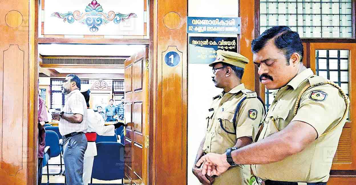 അങ്കത്തട്ടിൽ അപരന്മാർ; കണ്ണൂരിൽ പൂഴിക്കടകൻ | Kannur Lok Sabha ...