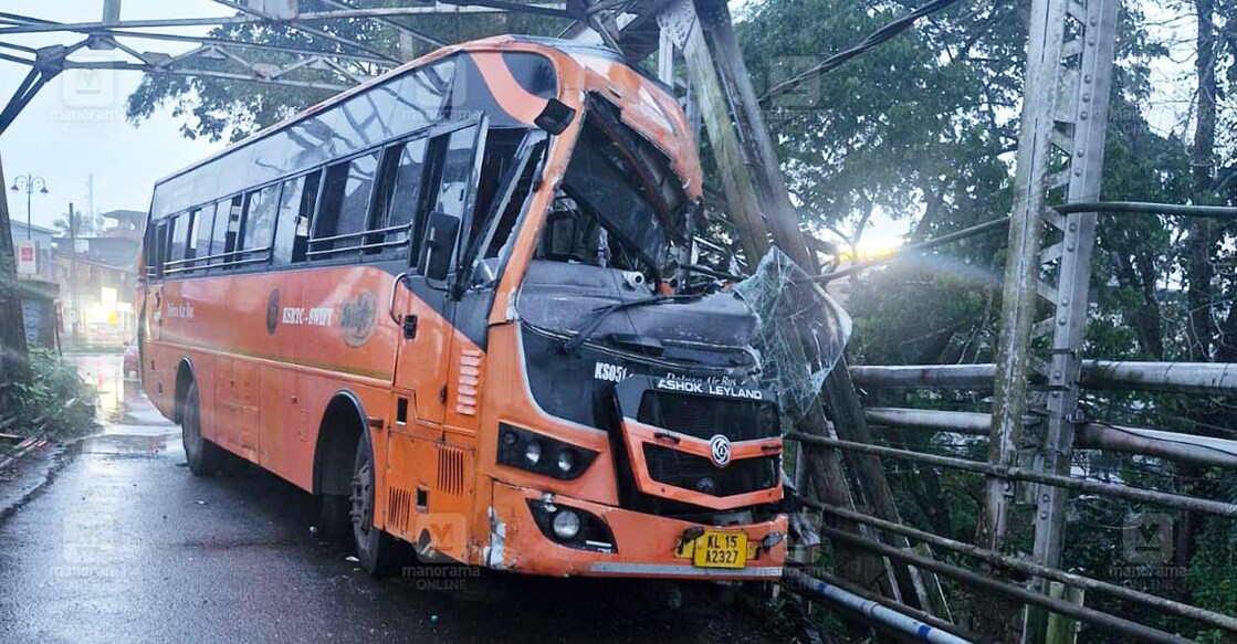 കെഎസ്ആർടിസി സ്വിഫ്റ്റ് ബസ് പാലത്തിലേക്ക് ഇടിച്ചു കയറി; അപകടം ഇരിട്ടിയിൽ | KSRTC Swift Bus ...