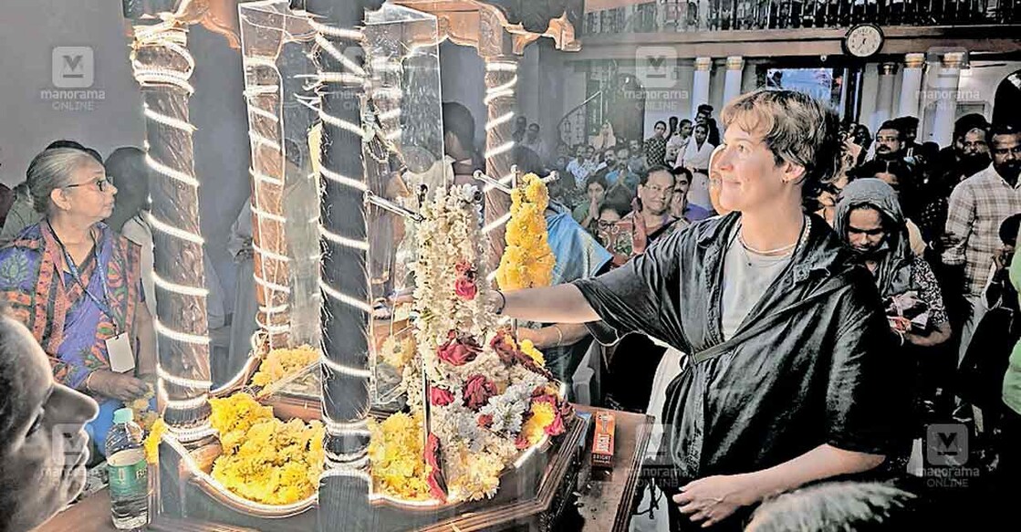 അമ്മത്രേസ്യയുടെ അരികിലേക്ക് ഭക്തപ്രവാഹം; തിരുനാൾ നാളെ സമാപിക്കും | St ...