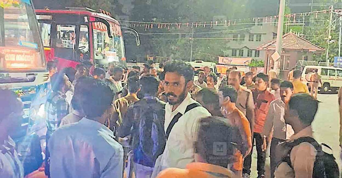 ബസ് ജീവനക്കാ‍ർ തമ്മിൽ സ്റ്റാൻഡിൽ സംഘർഷം; സമയക്രമത്തെച്ചൊല്ലി ...