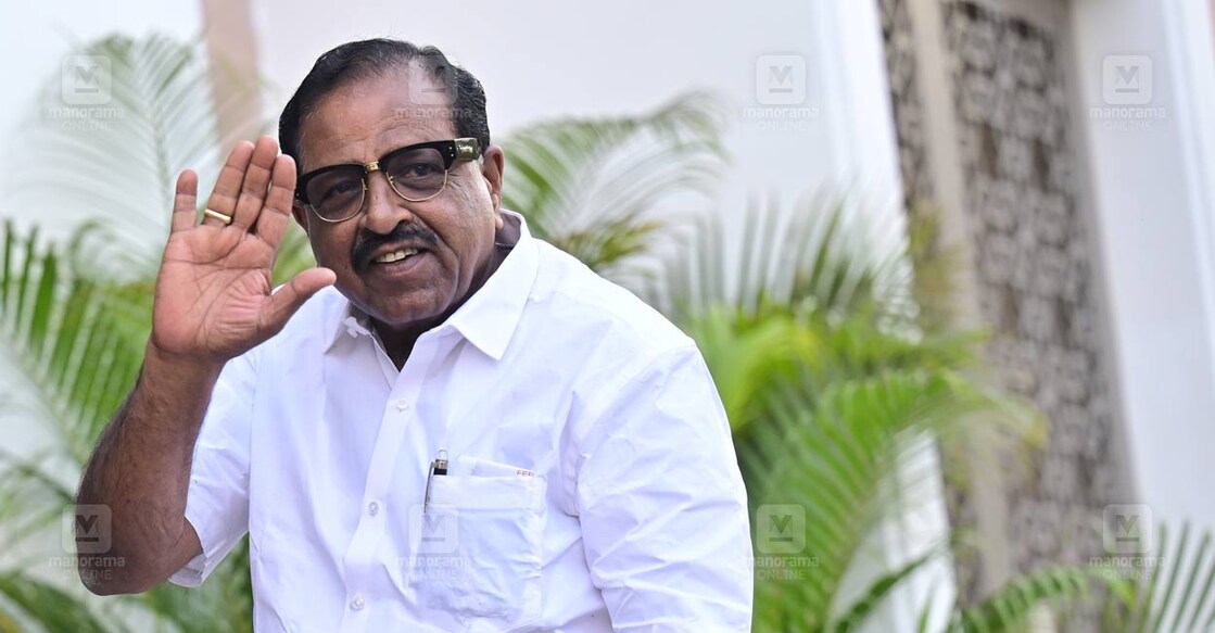 ‘തല മറന്ന് എണ്ണ തേക്കരുത്’: രാഹുലിന് എതിരായ പരാമർശത്തിൽ രാജ്മോഹ ...