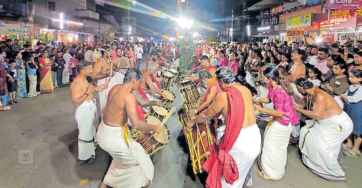 ചെറുപുഴ അയ്യപ്പ ക്ഷേത്രോത്സവം: ഇന്ന് അരിമ്പയിൽനിന്ന് ഏരിയക്കാഴ്ച ...