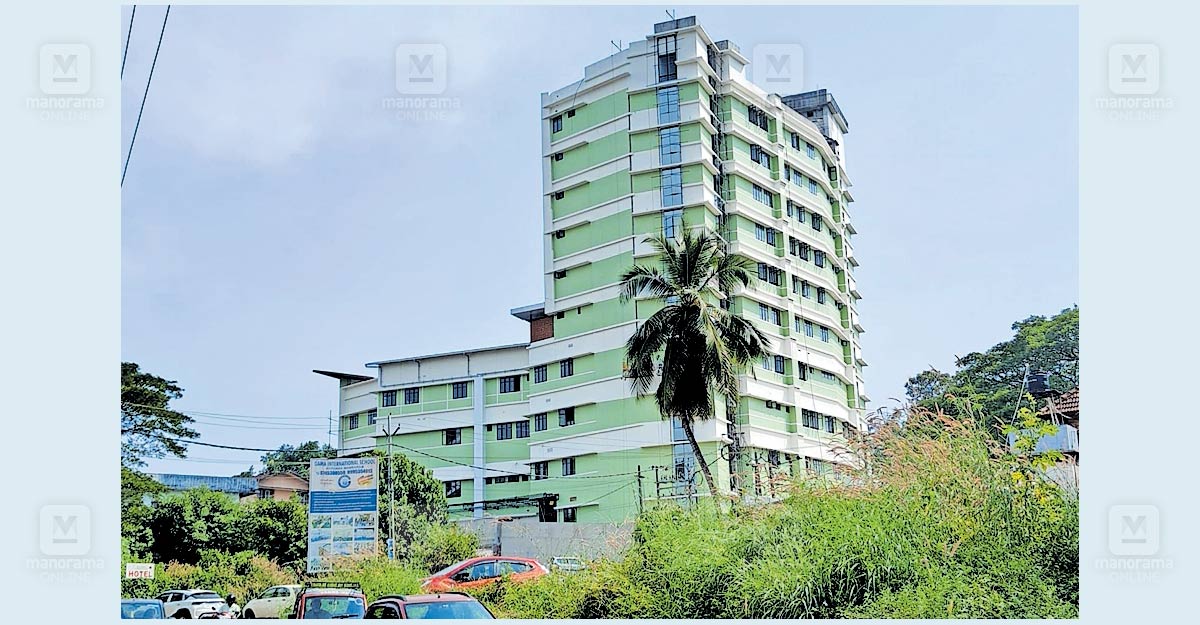 കൂത്തുപറമ്പിൽ സൂപ്പർസ്പെഷ്യൽറ്റി ബ്ലോക്ക് ഉദ്ഘാടനത്തിന് ഒരുങ്ങുന്നു ...