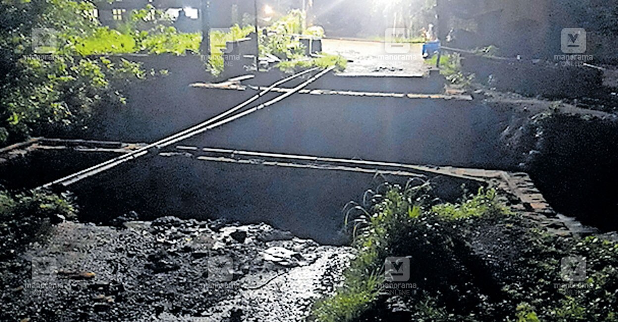 മണ്ണിടിച്ചിലിൽ റോഡുകൾ അടഞ്ഞു ഒറ്റപ്പെട്ട് പുളിമ്പറമ്പ്, കരിപ്പൂ ...