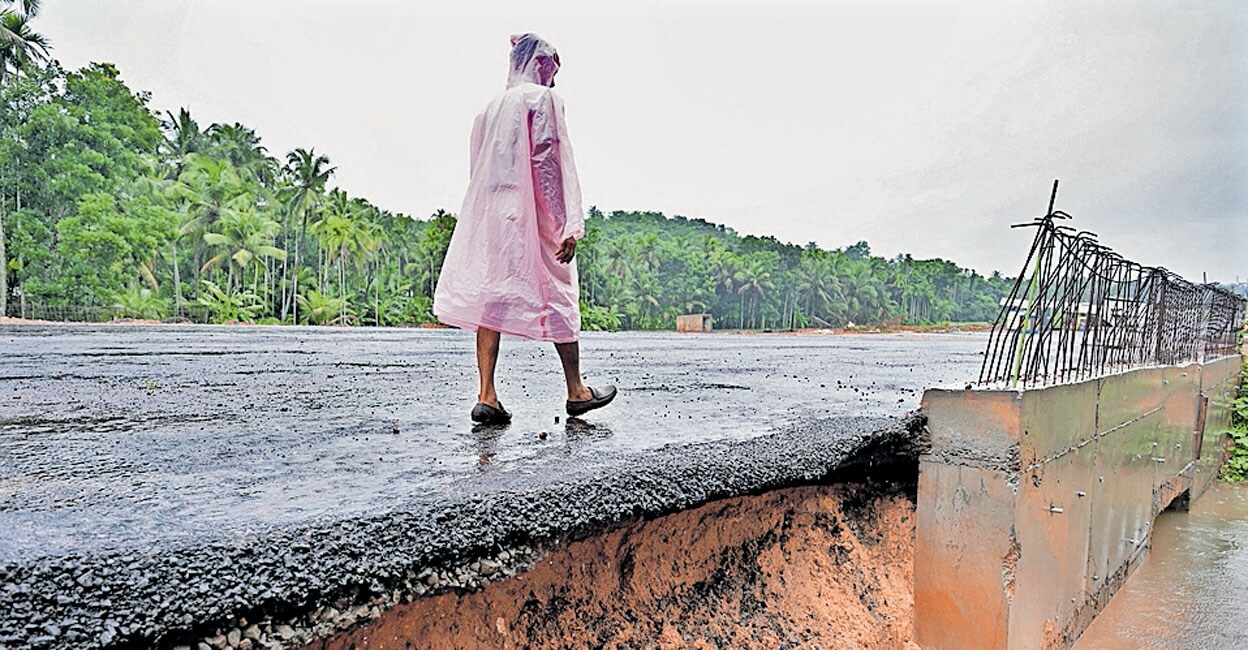 കീഴാറ്റൂരിൽ റോഡിലും അടിപ്പാതയുടെ ഭിത്തിയിലും വിള്ളൽ | Thaliparamba ...