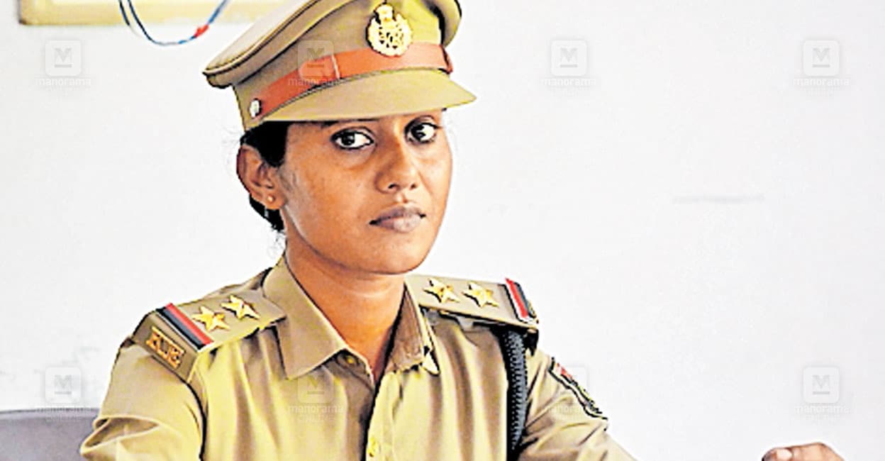 കണ്ണൂർ ജില്ലയിലെ ആദ്യ വനിതാ എക്സൈസ് ഇൻസ്പെക്ടറായി അനുശ്രീ | Kannur | K ...