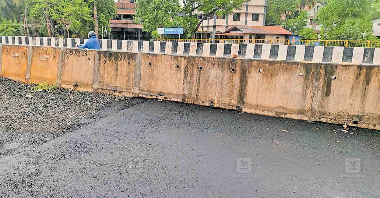 കല്യാശ്ശേരിയിലെ പുതിയ നടപ്പാലം നോക്കുകുത്തിയാക്കരുത്: നാട്ടുകാ ...