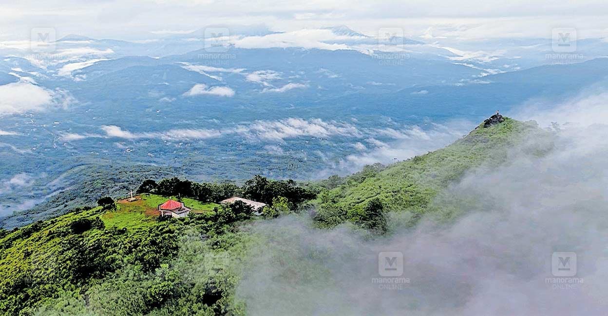 സമുദ്രനിരപ്പിൽ നിന്ന് 2800 അടി ഉയരം: പച്ചപ്പട്ടുചാർത്തി, മഞ്ഞി ...