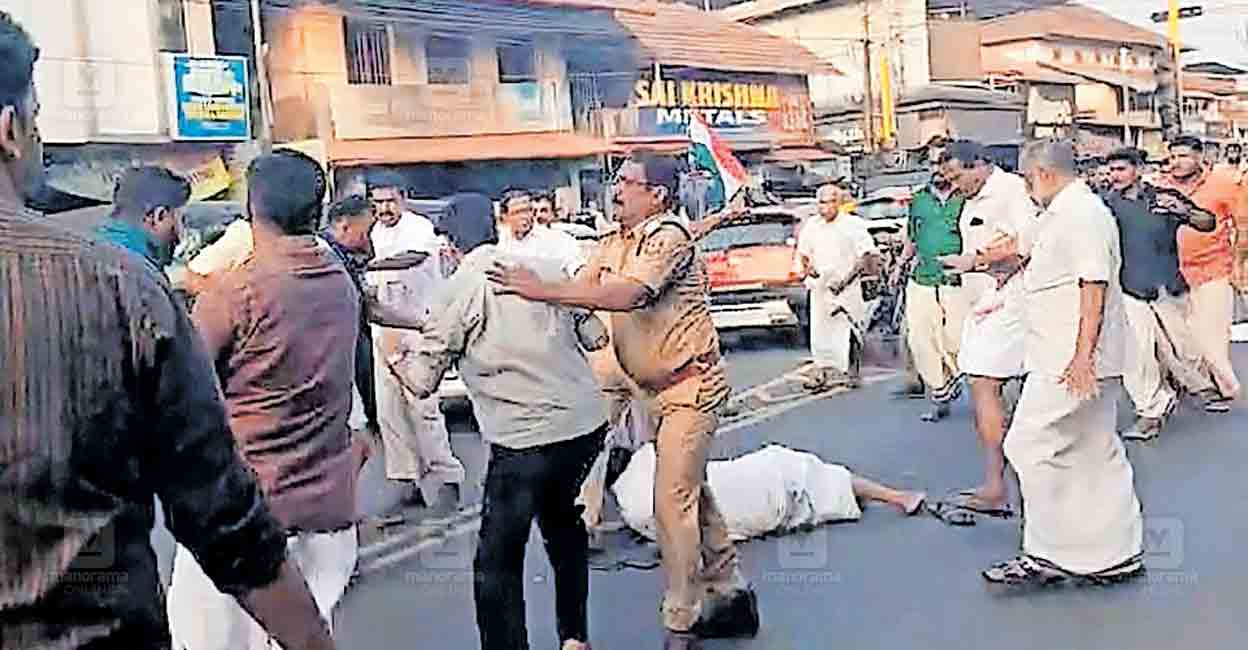 അക്രമത്തിൽ പ്രതിഷേധം ശക്തം; പൊലീസ് ഇടപെട്ടെങ്കിലും അക്രമം ...