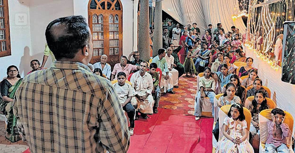 മകന്റെ വിവാഹത്തിന് വീട്ടിൽ സാംസ്കാരിക സമ്മേളനം ഒരുക്കി വായനശാലാ ...