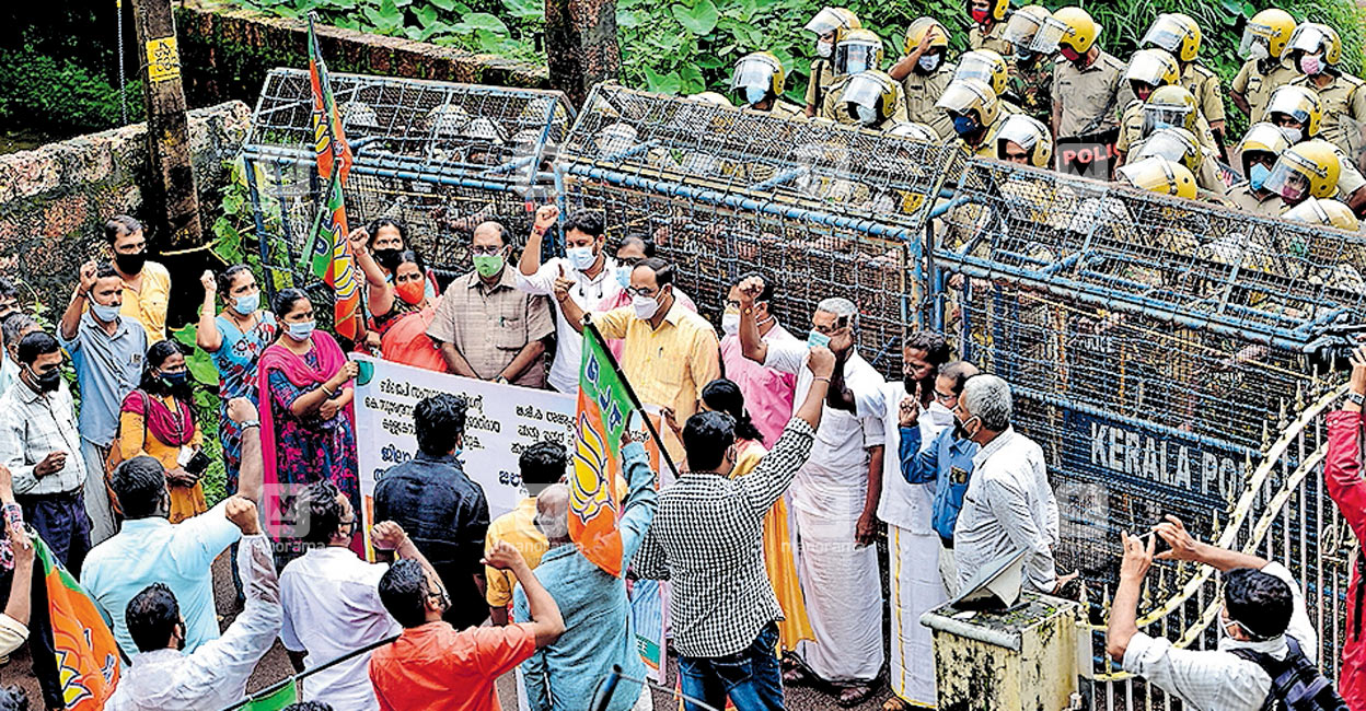 കേരള പൊലീസ് പിന്തുടരുന്നത് പിണറായി കോഡ്: കെ.ശ്രീകാന്ത്