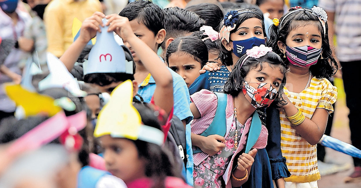 വിദ്യാർഥികളെത്തി; അധ്യാപകരെവിടെ? | Kerala School Full Classes Opening ...