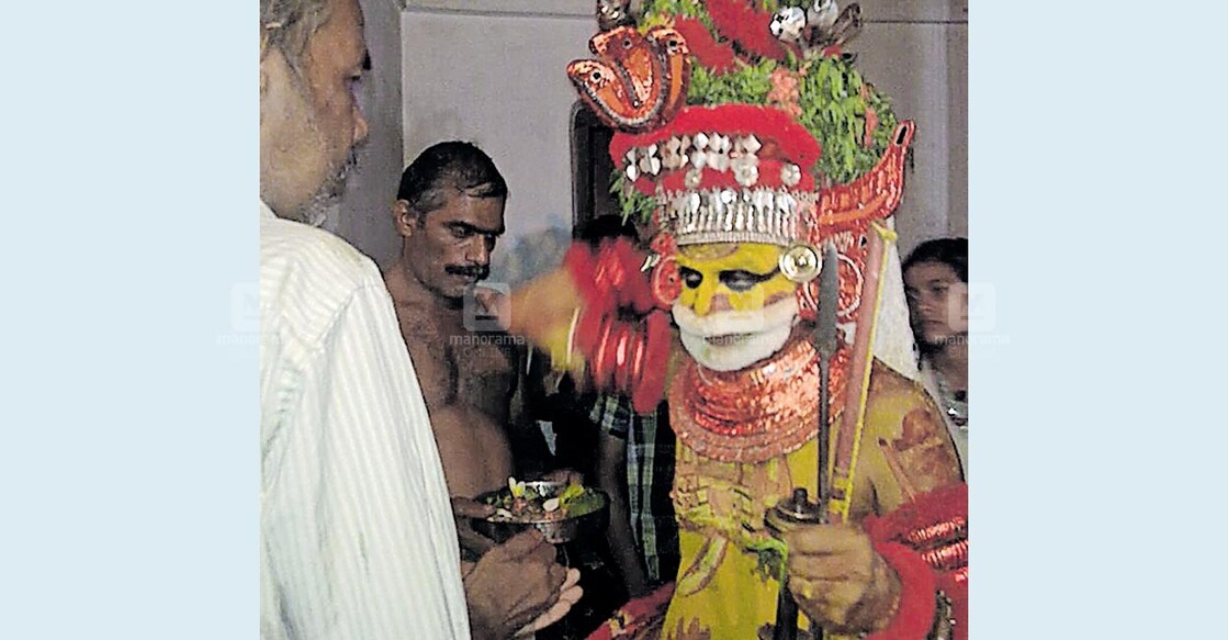 വിടവാങ്ങിയത് ഭക്തരുമായി നേരിട്ടു സംവദിക്കുന്ന തെയ്യംകലാകാരൻ