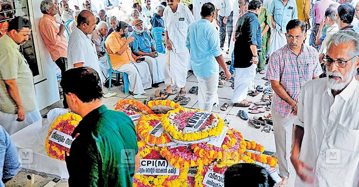 വെടിക്കെട്ടപകടം: പി.സി. പത്മനാഭന് കണ്ണീരിൽ കുതിർന്ന യാത്രാമൊഴി ...