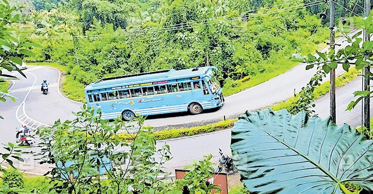 കൊലപാതകവളവ്; വാഹനാപകടങ്ങൾക്കു കുപ്രസിദ്ധിയാർജ്ജിച്ച കോട്ടൂർ വളവി ...