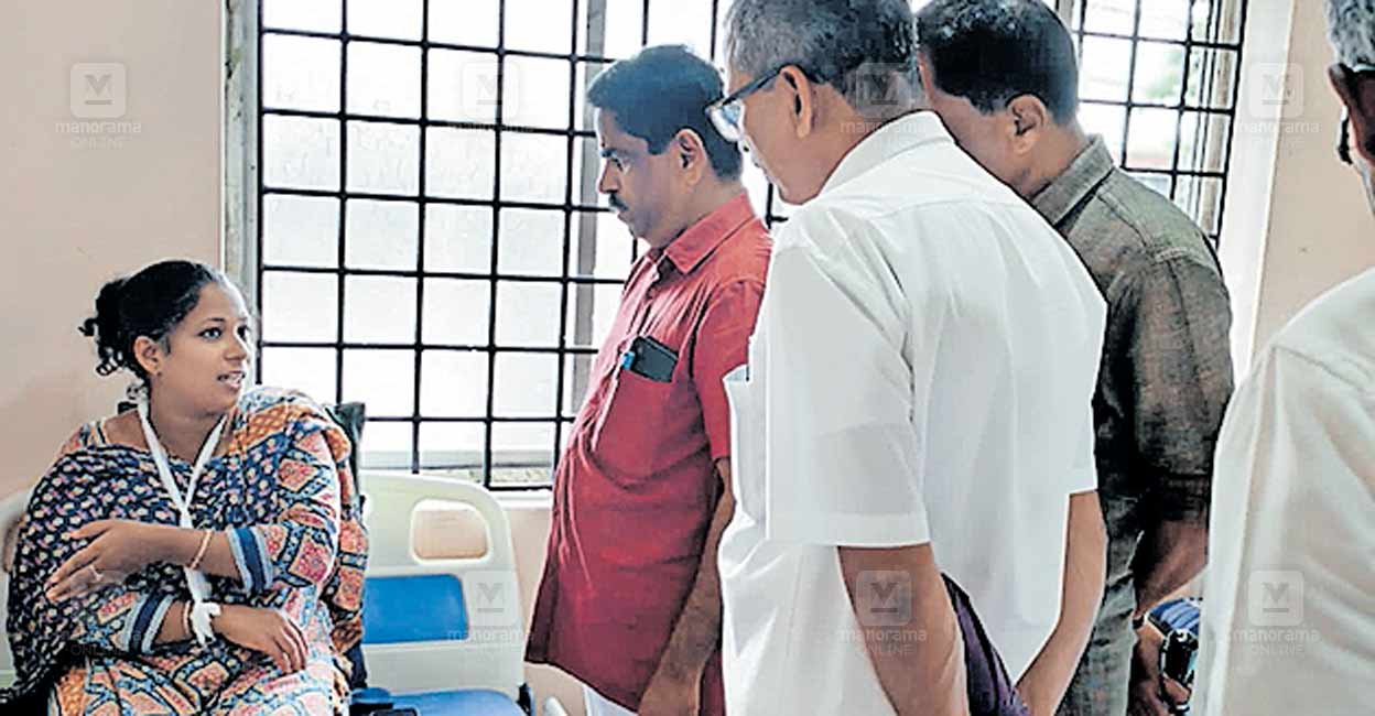 വള്ളംകളിയുടെ വിജയാഘോഷത്തിനിടെ സംഘർഷം; സിപിഎം ഓഫിസിന് നേരെ പടക്കം ...
