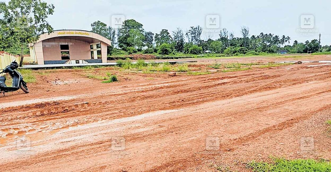 ചീമേനി ബസ് സ്റ്റാൻഡ്: കാത്തിരിപ്പ് നീളുന്നു | Cheemeni bus stand | bus ...