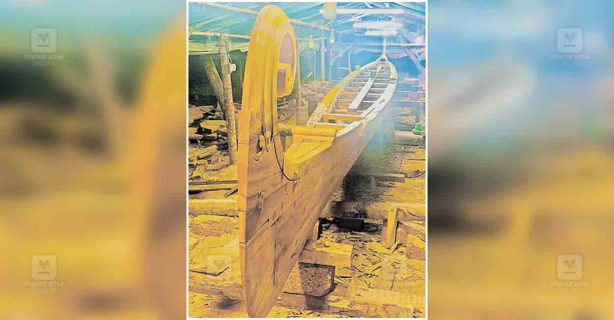 വീരഭദ്രൻ ചുരുളൻ വള്ളം നാളെ നീറ്റിലിറക്കും | Kerala boat race | Churulan ...