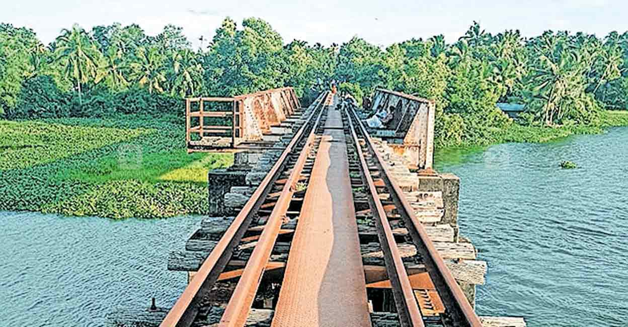 വിവാഹ ഫോട്ടോയെടുക്കാൻ ഇനി ഈ പാലത്തിൽ കയറരുത്; നിർബന്ധമാണെങ്കിൽ ലൈഫ് ...