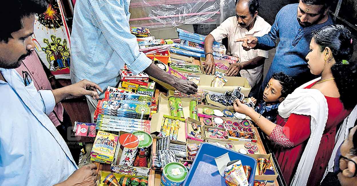 നന്മയുടെ ദീപപ്രഭയിൽ ഇന്ന് ദീപാവലി, രാത്രി 8 മുതൽ 10 വരെ ഹരിത പടക്കങ്ങ ...