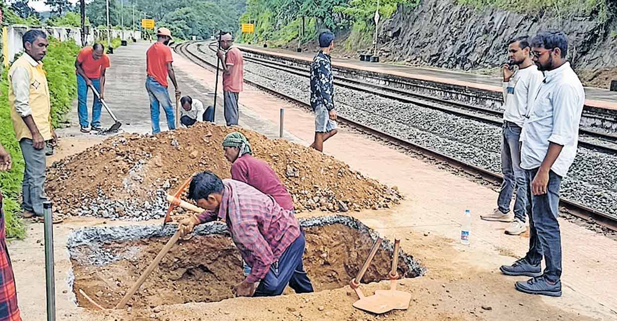 പുനലൂർ– ചെങ്കോട്ട റെയിൽപാതയിൽ വൈദ്യുതീകരണം തുടങ്ങി