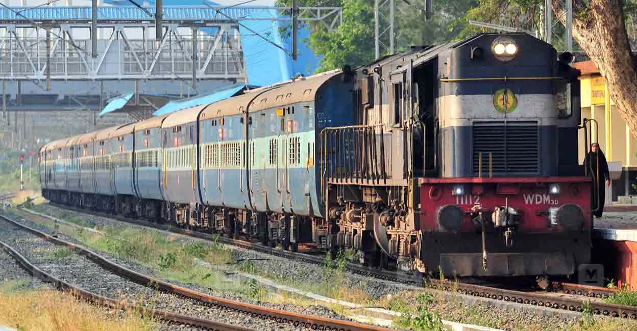 അമൃതയ്ക്ക് കഴക്കൂട്ടത്ത് സ്റ്റോപ്; പിന്നാലെ ‘അവകാശിക ...