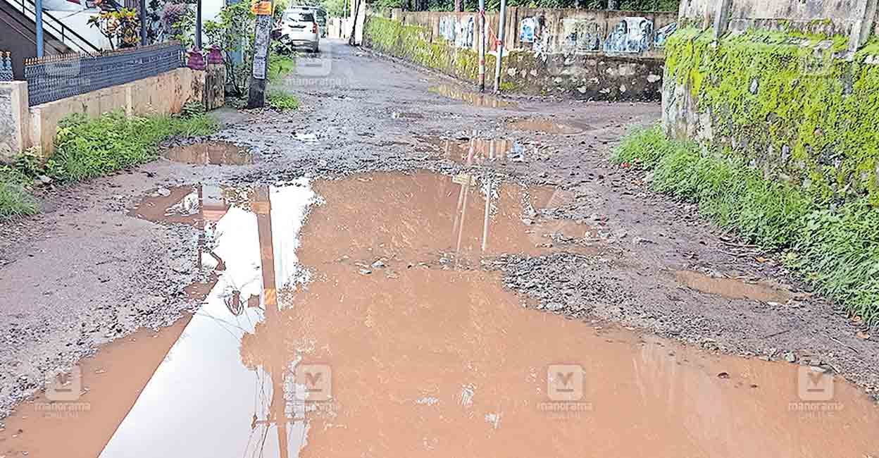 വെള്ളം 4 തുള്ളി അധികം വന്നാൽ തകരുന്ന റോഡ് ഉണ്ടാക്കാൻ എങ്ങനെ കഴിയുന്നു?