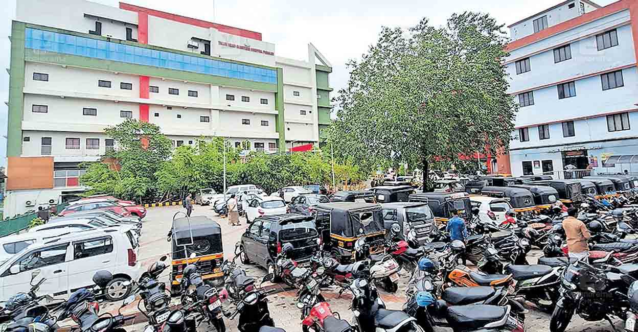 എവിടെ അധികൃതരേ, 24 മണിക്കൂറും പ്രവർത്തിക്കുന്ന പൊലീസ് എയ്ഡ് പോസ്റ്റ് ...