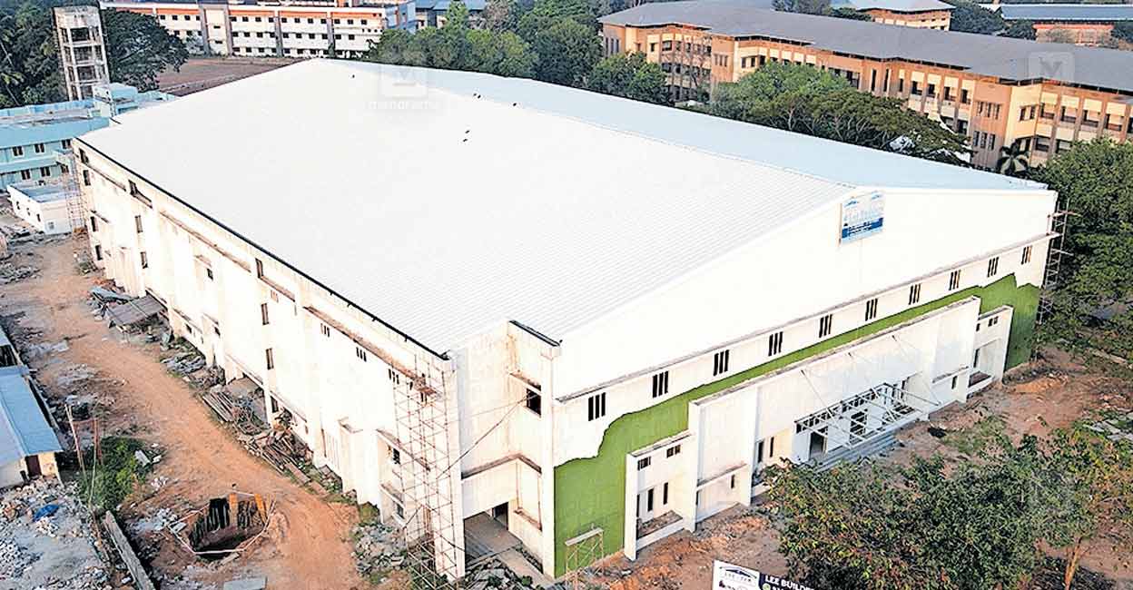 ഫിനിഷിങ് പോയിന്റിലേക്ക് മൂന്നു മാസം ‘കൂടി’ | Kollam indoor stadium ...