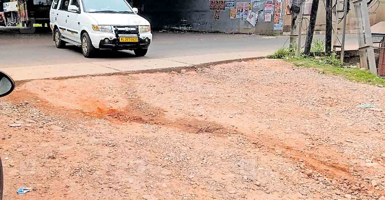 തകർന്നു തരിപ്പണമായി ശീമാട്ടി, കെഎസ്ആർടിസി ഡിപ്പോ ജംക്‌ഷൻ; ഈ റോഡുകളിലൂടെ ...