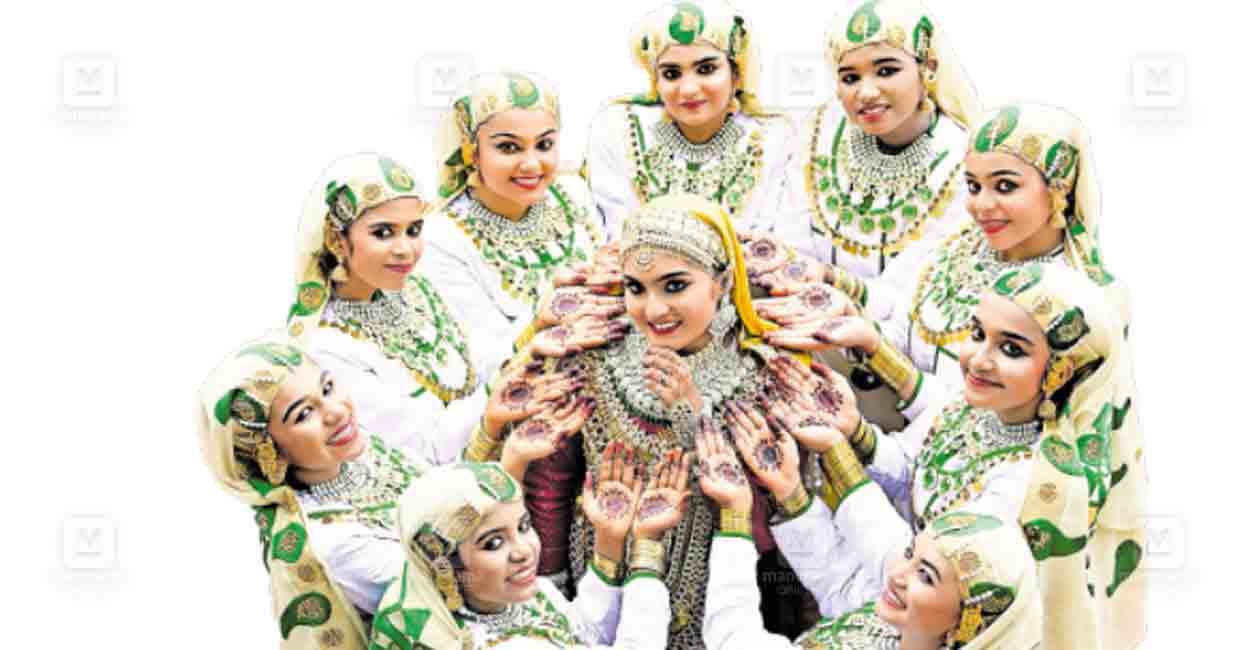 വട്ടപ്പാട്ടും ഒപ്പനയും തൂക്കി കരിക്കോട് ടികെഎം എച്ച്എസ്എസ് | Kollam ...