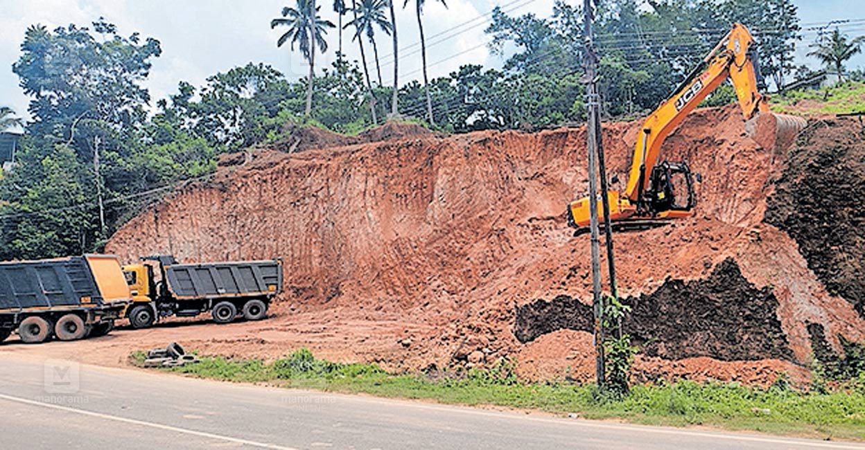 വ്യാപകമായി കുന്നിടിക്കൽ: നവീകരിച്ച റോഡിന് ഭീഷണിയെന്ന് പരാതി | Kadaykkal ...
