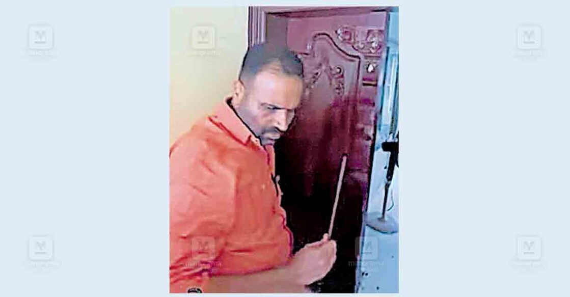 എംഎൽഎ ഇടപെട്ടു; ധനകാര്യ സ്ഥാപനം പൂട്ടിയ വീട്ടിൽ നിന്ന് സർട്ടിഫിക്കറ്റുക ...