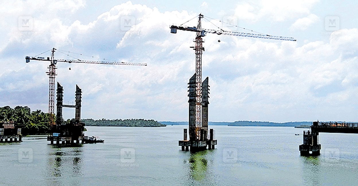 അനിശ്ചിതത്വത്തിലായ പെരുമൺ പാലം വൈകാതെ കൂട്ടിമുട്ടും; നിർമാണം ...