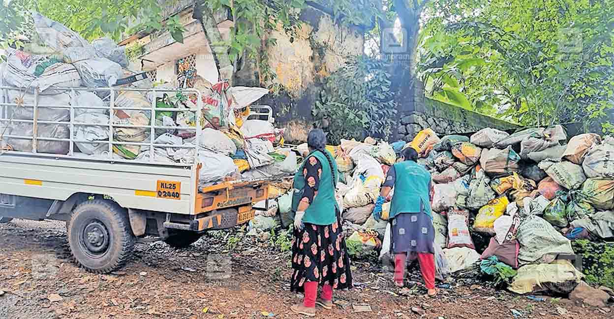 തുറക്കാതെ എംസിഎഫ്; ദുരിതത്തിൽ ഹരിത കർമസേന | Waste Management Kerala ...