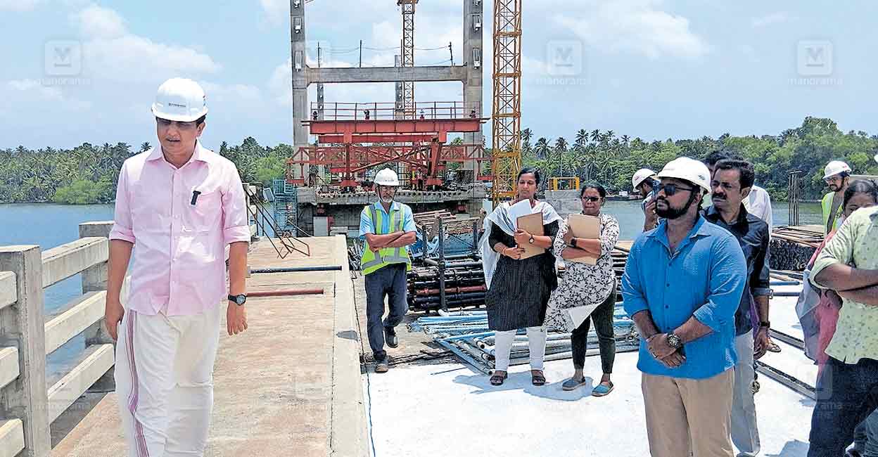 ‘പെരുമൺ പേഴുംതുരുത്ത് പാലം സമയബന്ധിതമായി പൂർത്തിയാക്കും’ | Munroe ...