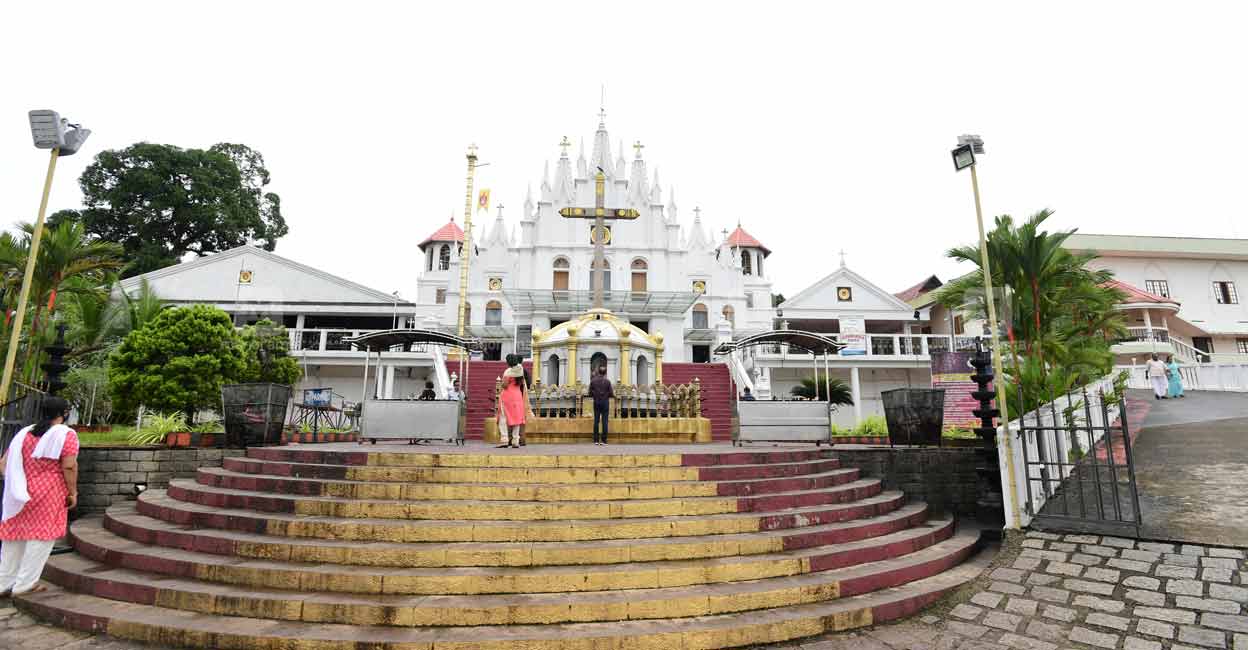 പുതുപ്പള്ളി വെടിക്കെട്ട് ഇന്ന് | Puthuppally Church | Puthuppally ...