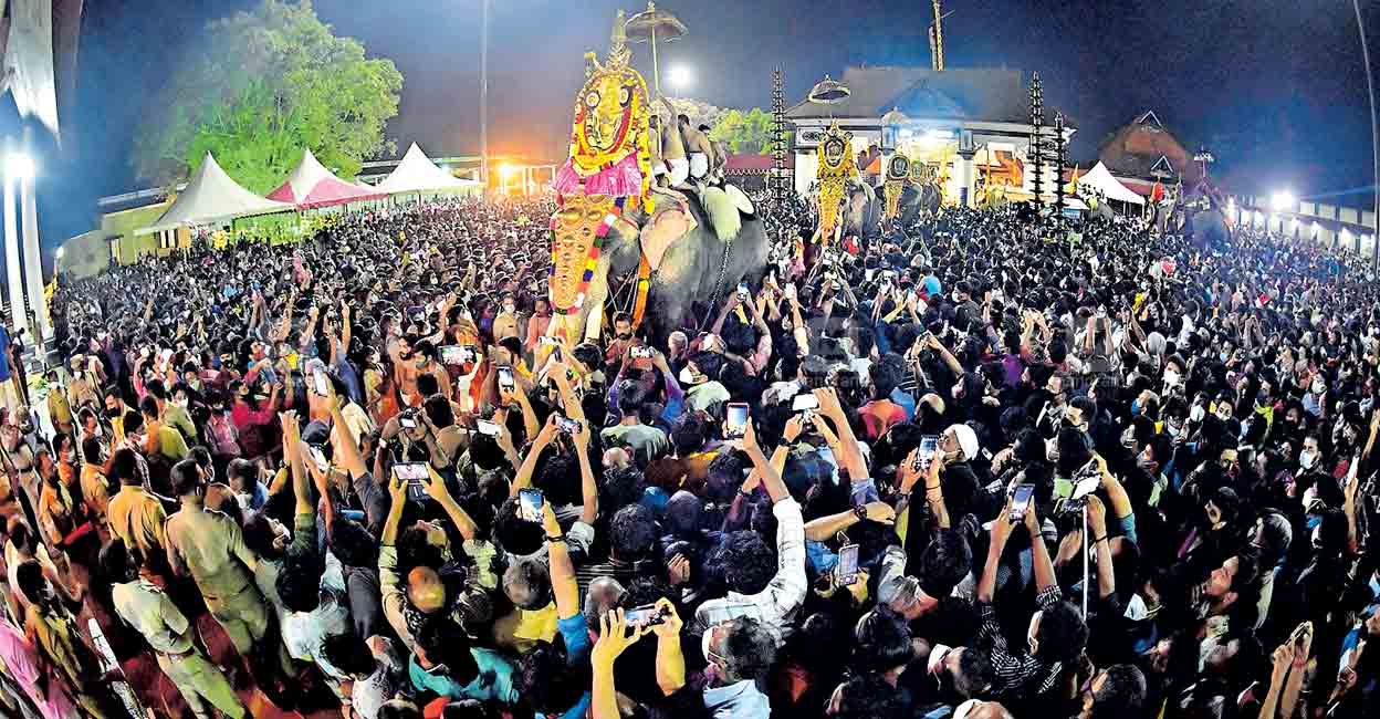 ഭക്തിസാന്ദ്രമായി ദേവസംഗമം
