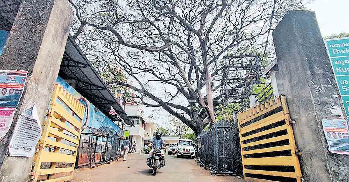 ഇതേതാ കെട്ടിടം ? അവസാനം കലക്ടർ ഇടപെട്ടു, പേരുകിട്ടി!