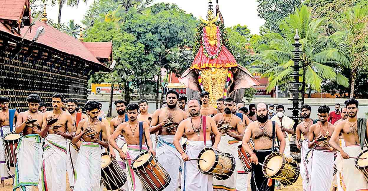 വൈക്കം മഹാദേവ ക്ഷേത്രത്തിലെ മുഖസന്ധ്യവേലയ്ക്ക് തുടക്കം