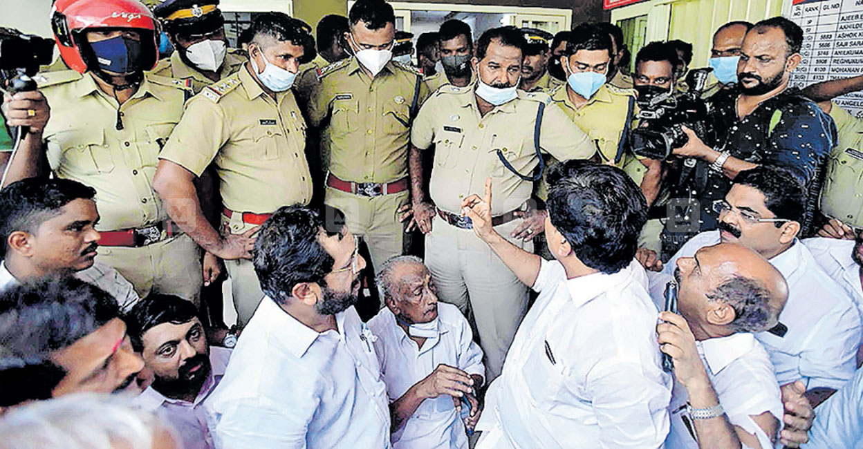 സിൽവർ ലൈൻ; പൊലീസ് നടപടിയിൽ വ്യാപക പ്രതിഷേധം | Silver Line Corridor ...